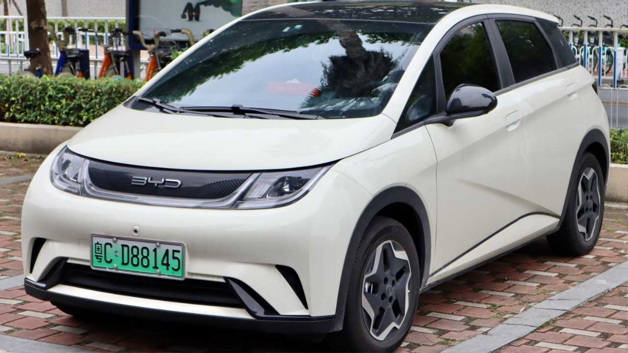 BYD, a Chinese electric car manufacturer, is making headlines: in the ...